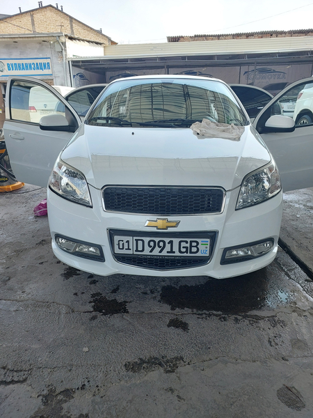Nexia 3 sotiladi 2017 avtomat 120000km probeg. TOZA!!!