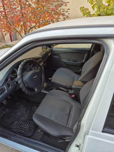 Chevrolet nexia 2 sotiladi