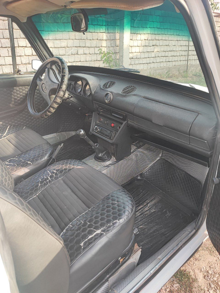 Juguli 2106 xolati yaxwi