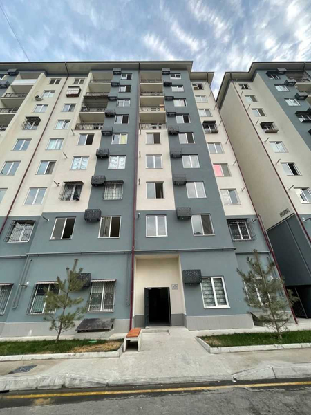 Продается 2-комнатная 7/9  квартира в отличном районе! (J3551)