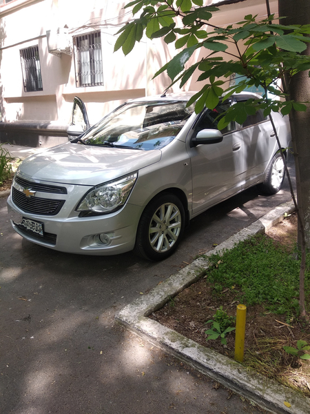 Автомобиль Кобальт