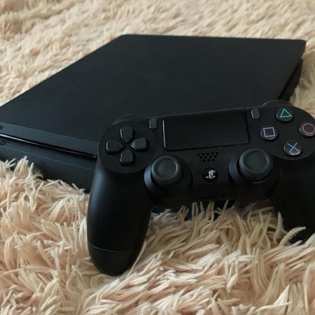 Ps4 slim 500 gb + 3 DUALSHOUD