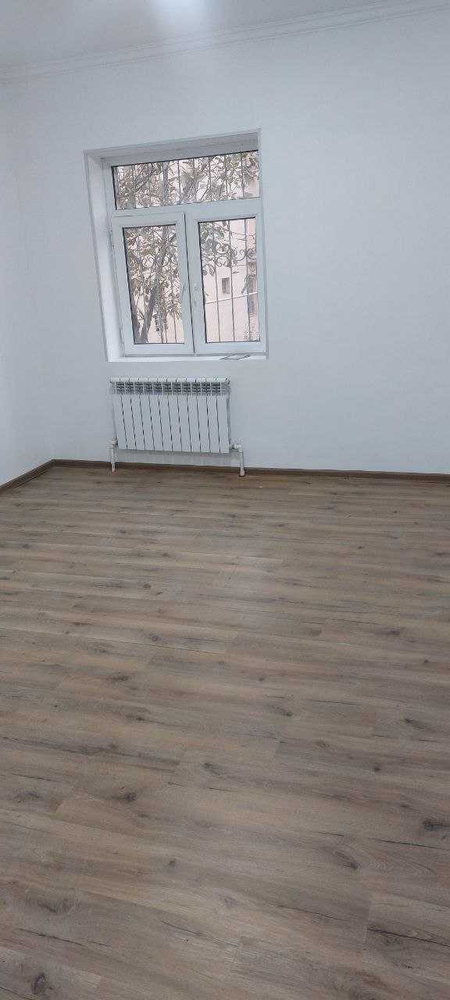 Новостройкада 1 каватида 59 кв.м 2 хонали уй расрочкага сотилади