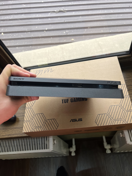 Ps 4 Slim  500gb 1 ta orginal jostik