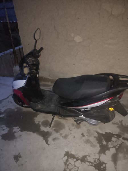 Skuter sotiladi kavasaki