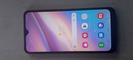 Samsung A10s sotiladi abmen ham bor apple ga narxini kelishamiz  dapla