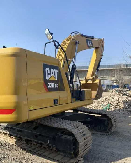 Гусеничный экскаватор CAT 320 GC arenda s vikipka