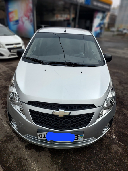 Spark mehanika 2 pozitsiya. 
2014 yil
Yonilĝi: benzin 
Probeg: 65 000