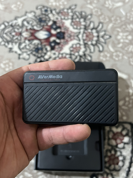 Avermedia video zaxvat strim uchun