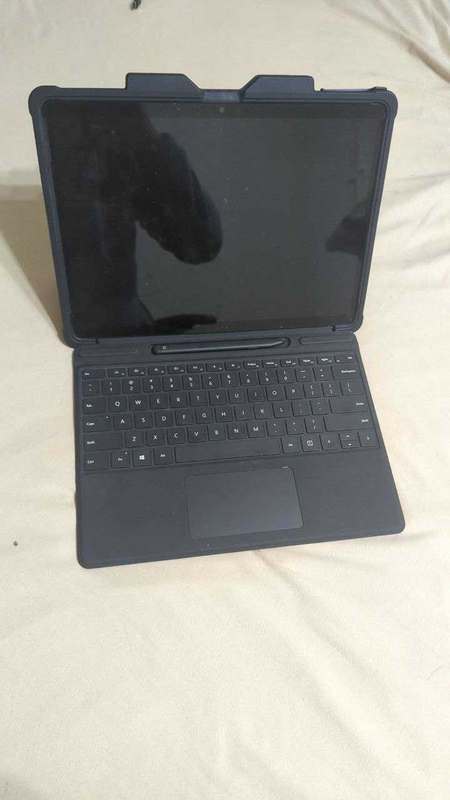 Surface pro 8 i5/8/256 black