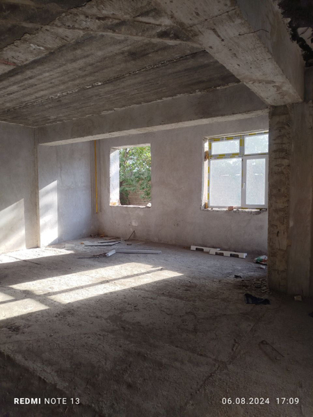 Срочно продаётся новастройка коробка 73 кв.м, ул.Изат.