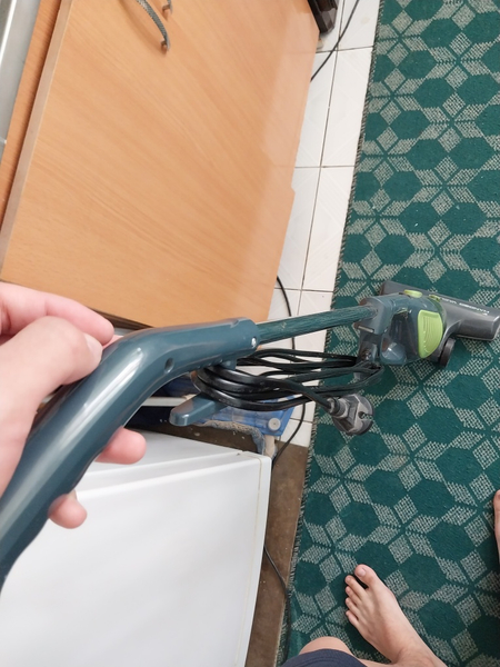 Вертикальный пылесос