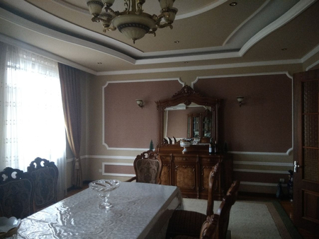 Продаётся 5 комнатная квартира в город Чирчик во дворце химиков.