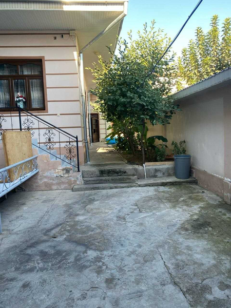 Срочно Шайхонтохур,Комолон махаллада уй сотилади.