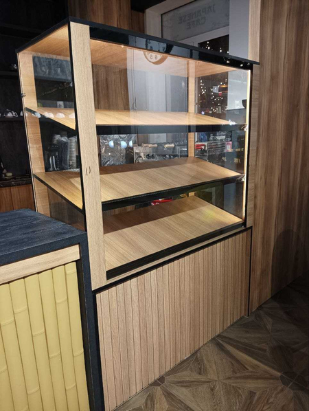 Прилавки, стеллажи, витрины для магазинов на заказ.