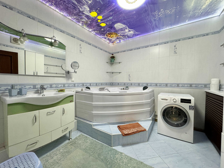 СРОЧНО! Продается 3 ком квартира 120 м2 банковский дом улица Нукус