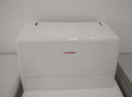 Janome 370E-DX отличном состоянии почти не пользованная !!