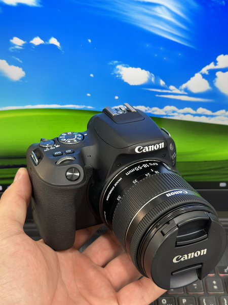 Canon EOS 200D 18-55mm STM