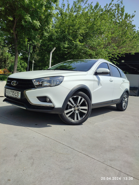 LADA Vesta sw crocc