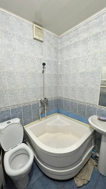 Продаётся 1ком квартира на Буюк Ипак Йули