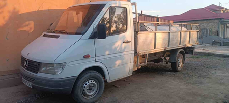 Mersedes sprinter sotiladi