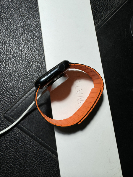 IWatch 7 45mm dark blue ideal!