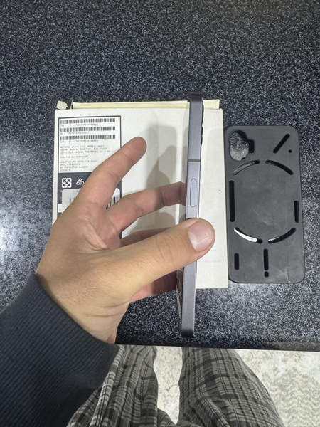 nothing phone pamit 8.256g holati yahwi karopka dak bor oqip tel qli