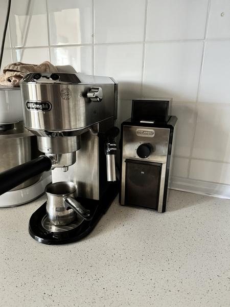 Кофеварка delonghi EC685.M