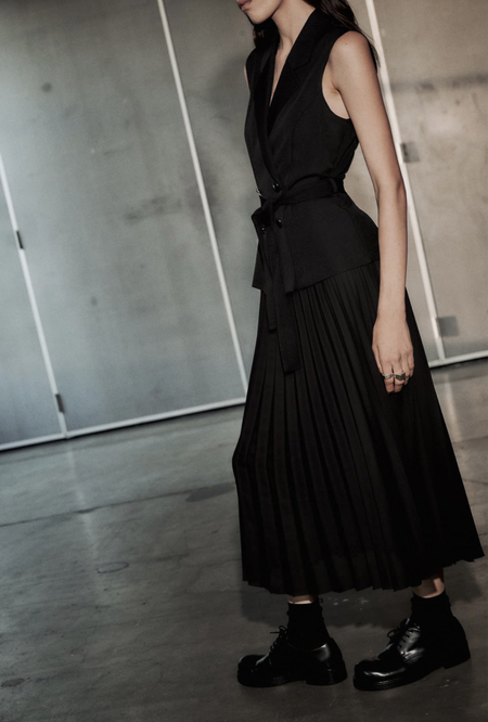 Продается платье от ZARA. Идеальное. Новое. В размере s.