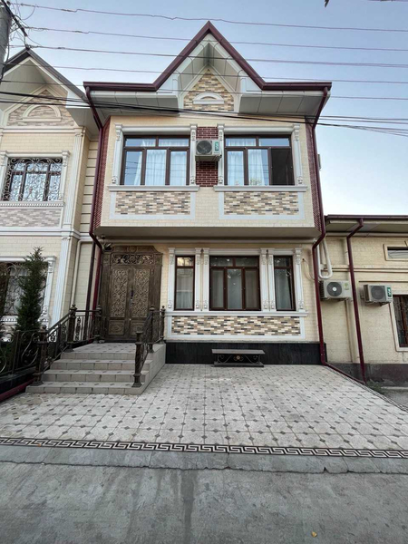 Яккасарай 144-мактаб 2,11 соток,ЕВРО,6 хона,падвал бор,срочни сотилади