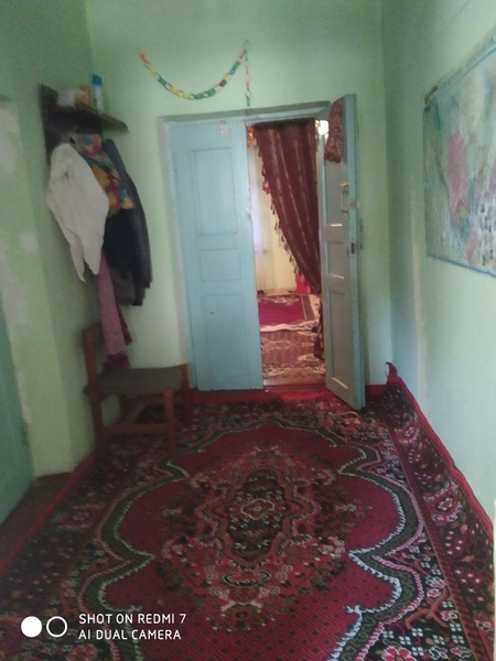 Hovli sotiladi srochna