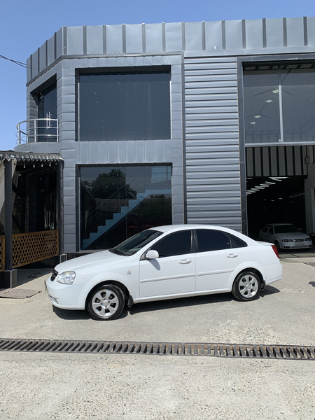 Lacetti 1.8 продаю не спеша