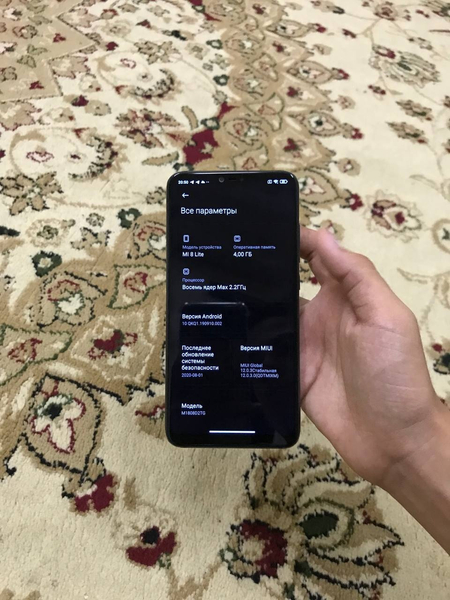 Mi 8layt sotiladi