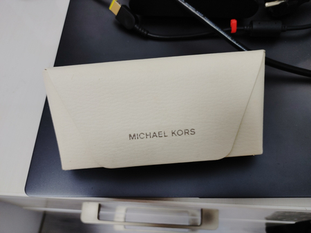 Продаются женские очки Michael kors оригинал.