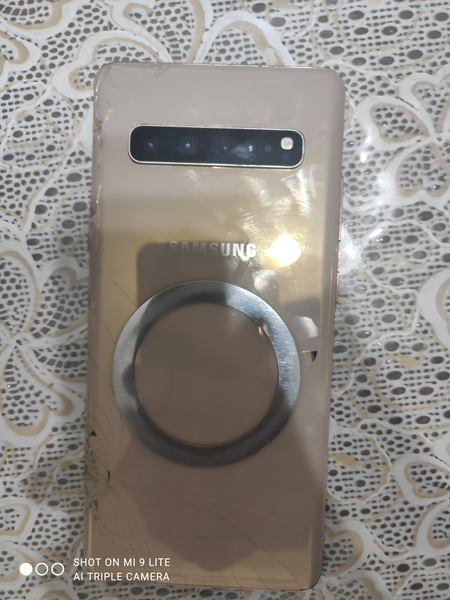 Продаётся телефон Samsung S 10 plus