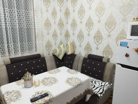 5 chi mkr, A. Jomiy ko\\\'chasida 80m2 uy 3-etaj comfort
