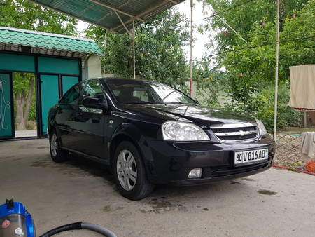Продаётся Lacetti 1.8 в отличном состоянии.