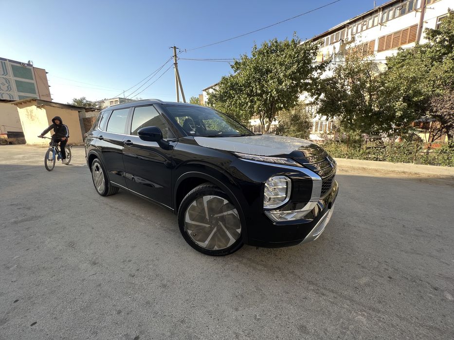 Mitsubishi Noviy Polniy full god 2023