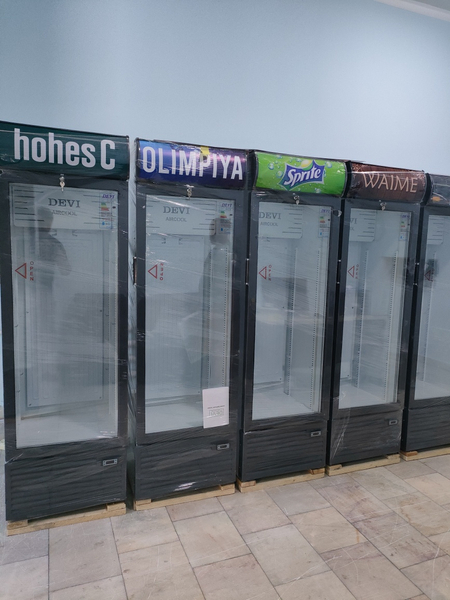 Акция !!! Продаются витриные холодильники.