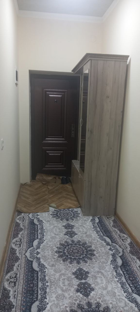 Срочно продается 2 комнатные квартира переделано 3 комнатные