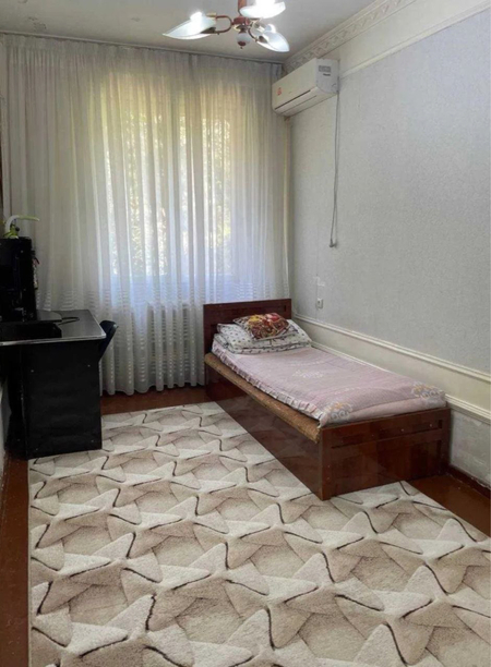 Uy sotiladi chilinzor Ц kv 2 xona razdelniy 63000$