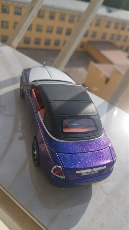 Metallic cars Rolls- Royce Dawn