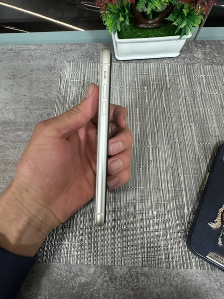 Apple 11 128Gb ideal
