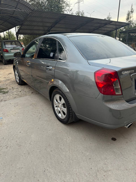Laseti 1,6 mator 2013 yil 322000 km 4 -pakalenya Gaz metan