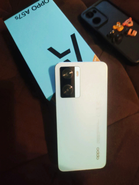 Телефон Oppo A57 s .