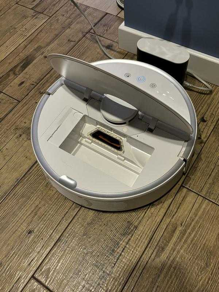 ПРОДАМ Робот-пылесос Roborock Sweep One S50. В отличном состоянии