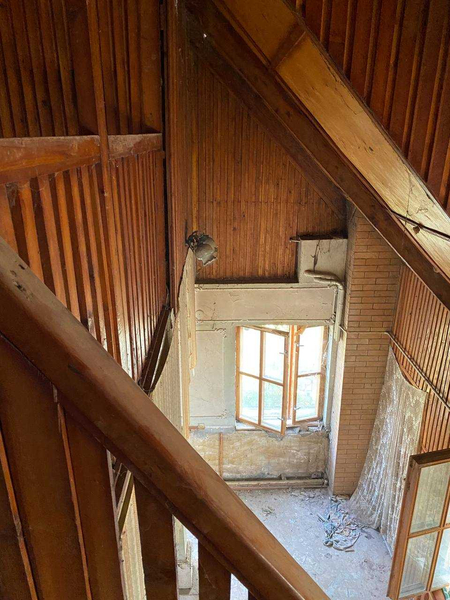 Продаю загородную резиденцию в 3 этажа 300 кв.м. 6 соток. В Халкабаде.