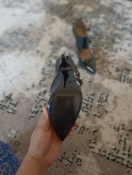 женский чёрний каблук продам