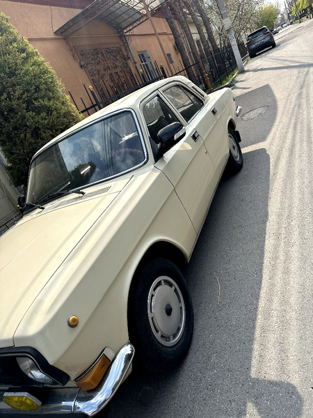 Gaz 2410 Volga srochna sotiladi