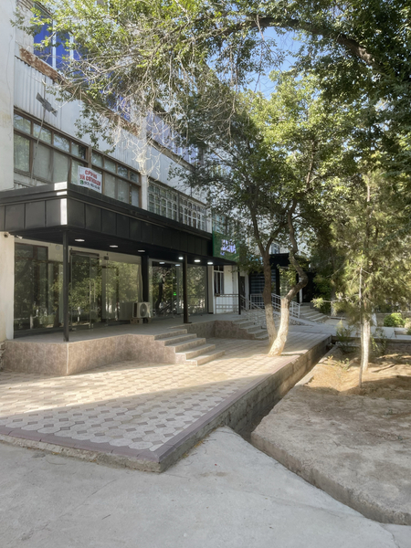 2mkr joylashgan 1etaj pod ofis uy sotiladi